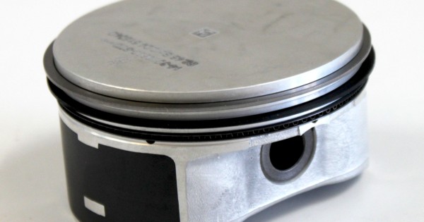 Vauxhall 1.8 16v X18XE1 & Z18XE piston with rings